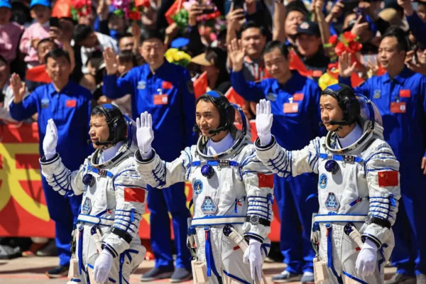 Chinese astronauts from Shenzhou-20 will return in another spacecraft